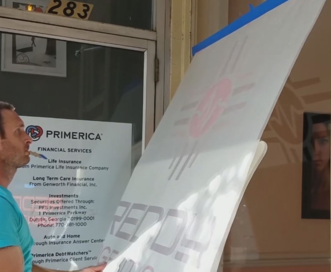 How To Properly Apply Cut Vinyl To A Window
